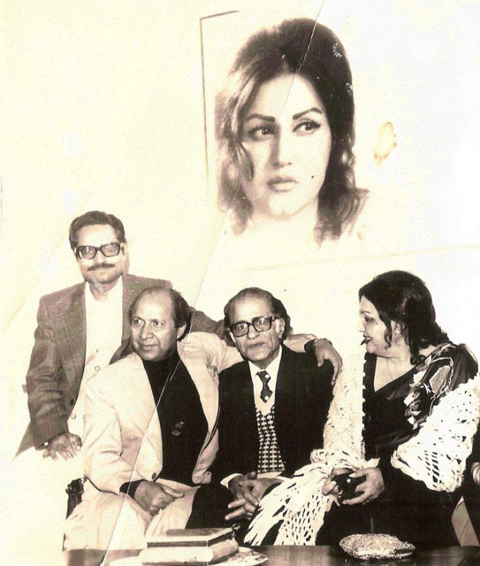 Justice Sajjad Ahmad Jan Crowned the Melody Queen Madam Noor Jahan ...